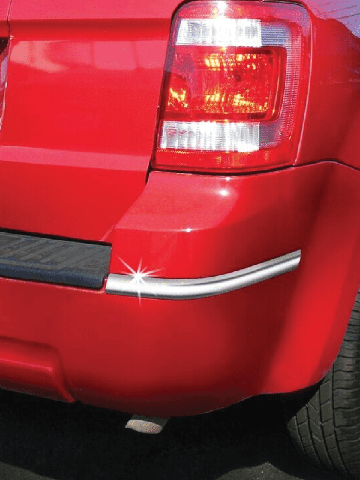 Cowles® ProtektoTrim™ Universal Side Body Molding Black & Chrome